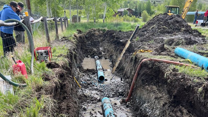 Two coincidental water line breaks point to aging infrastructure - KHOL ...